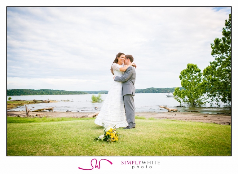 Jami + Landis - Simply White Photo